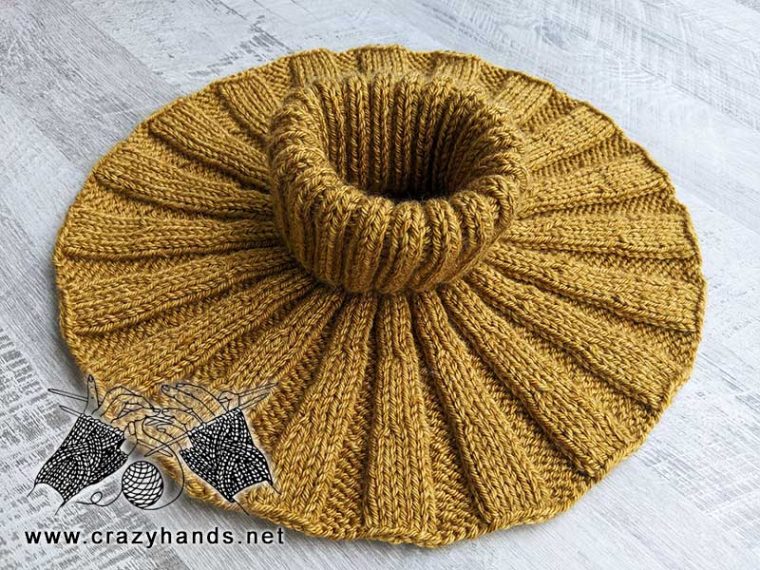 Knit Round Dickey Free Pattern · Crazy Hands