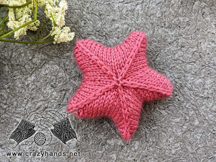 Free Knit 5-Point Star Pattern (Flat & 3D Stars) · Crazy Hands